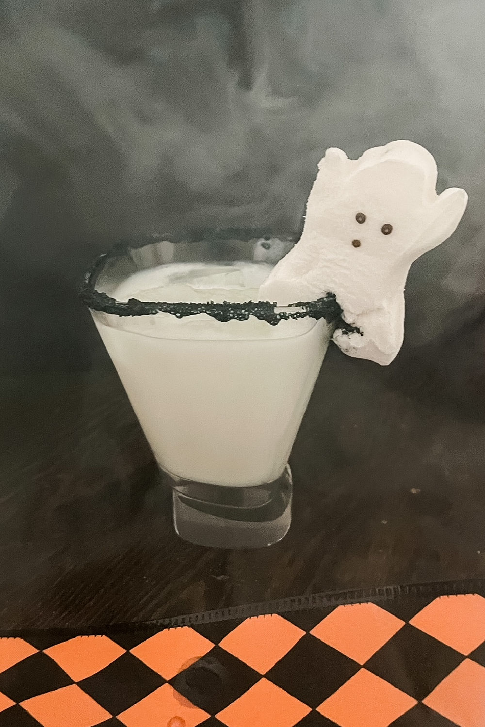 11 Easy Ghost Cocktails: Spooky Drinks For Halloween! - Dinners Done Quick