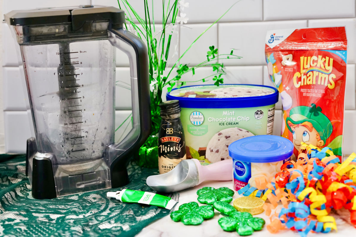 Delicious Lucky Charms Shake For St Patrick's Day
